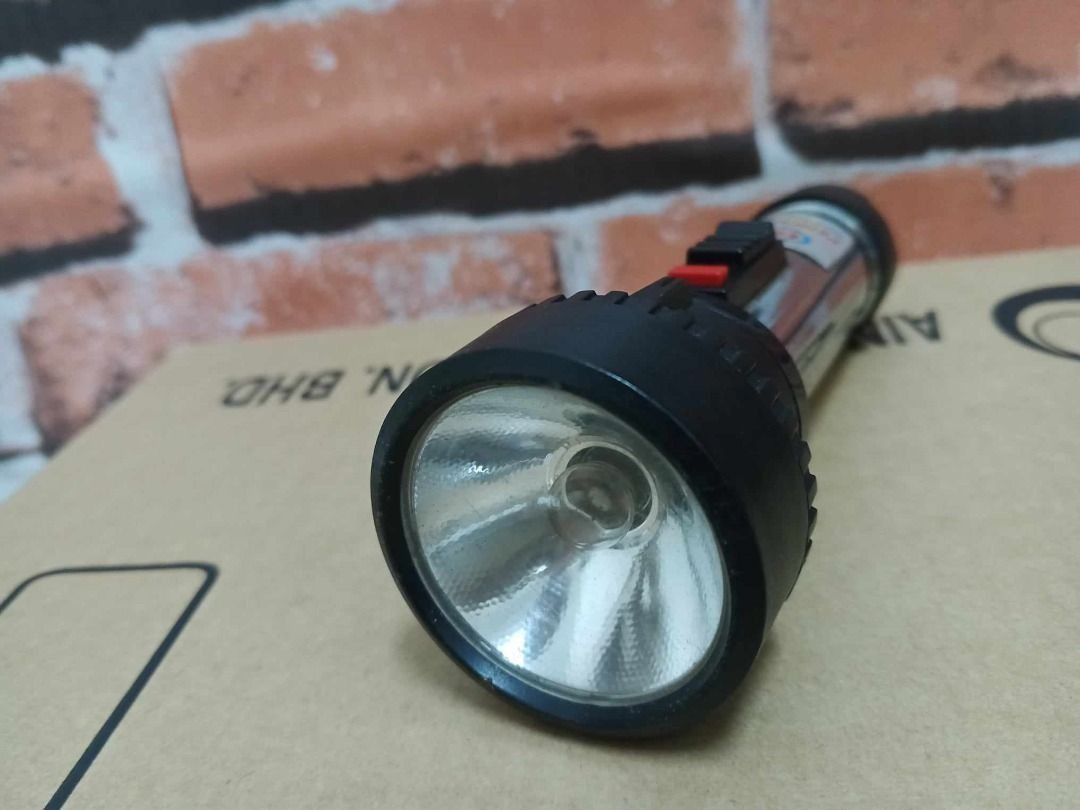 [Esso] Eveready 80s Series Adjustable Torchlight #flashlight, Hobbies ...