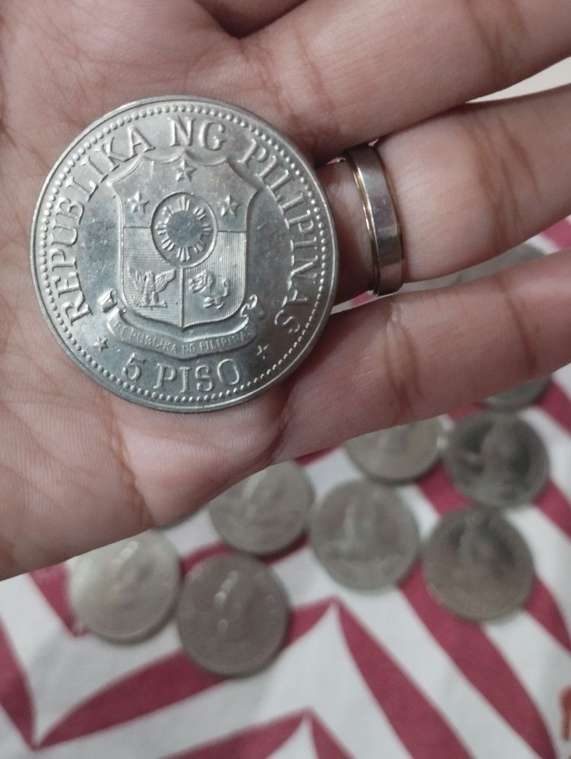 FERDINAND MARCOS 5 PISO 1975 & EMILIO AGUINALDO 5 PISO 1991 600 each ...