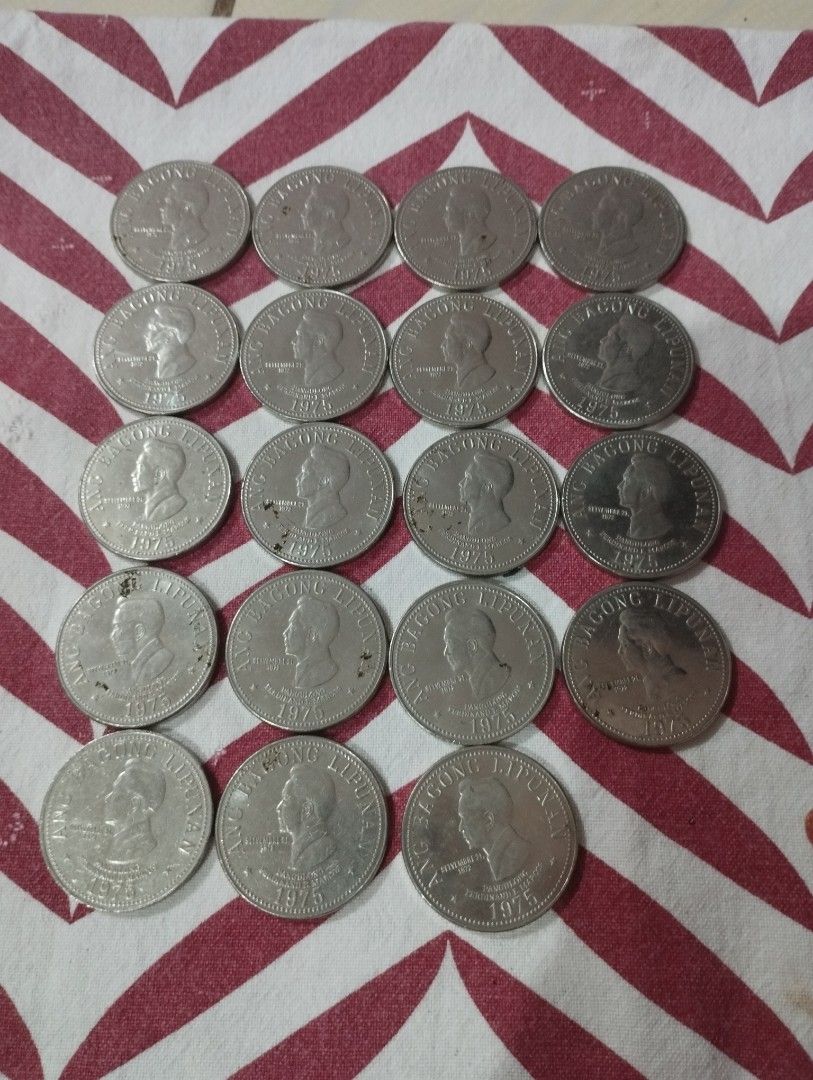 FERDINAND MARCOS 5 PISO 1975 & EMILIO AGUINALDO 5 PISO 1991 600 each ...