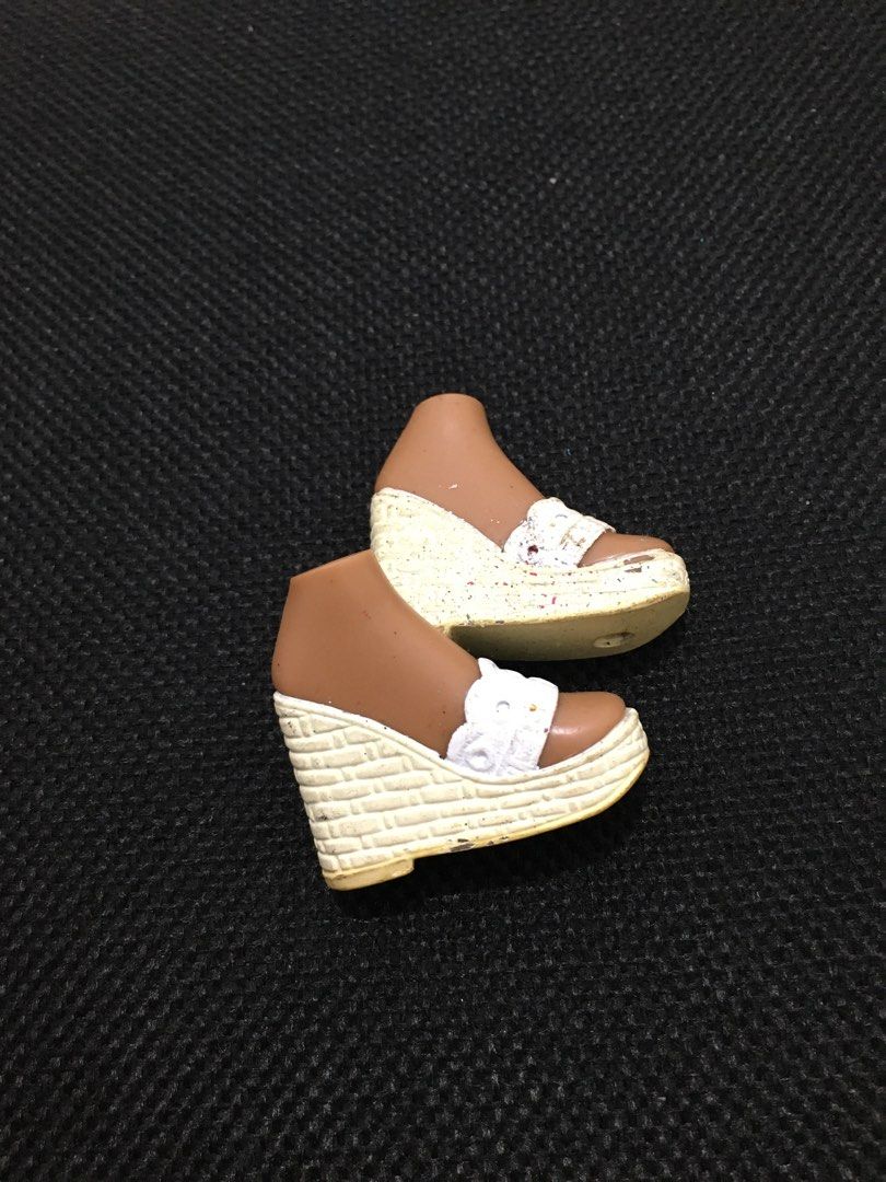 FT: Bratz spring break yasmin heels, Hobbies & Toys, Toys & Games on ...