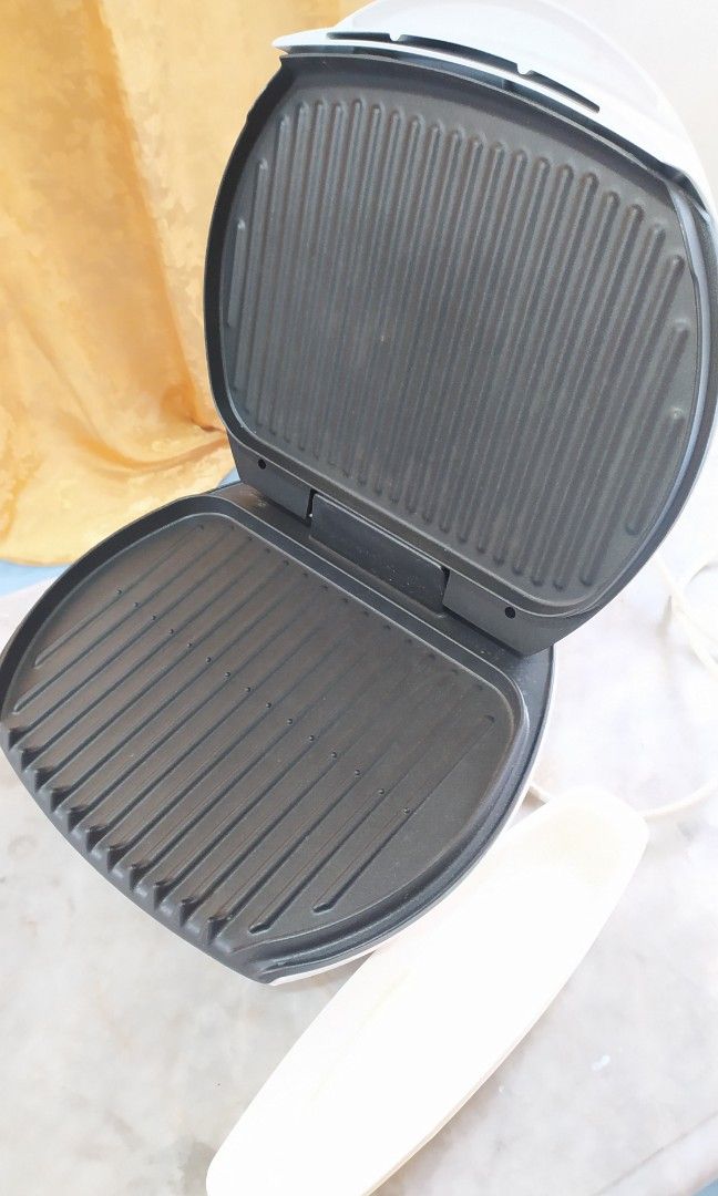 George Foreman's Grilling Machine - GR30, TV & Home Appliances, Kitchen ...