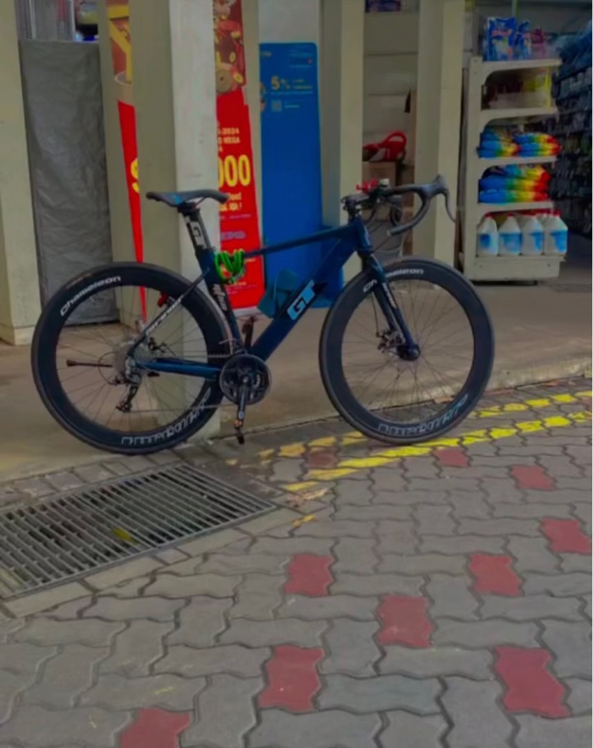 GT Forever Road bike (FAST DEALER ONLY) (NO SLOW REPLY PLEASE. Just ...