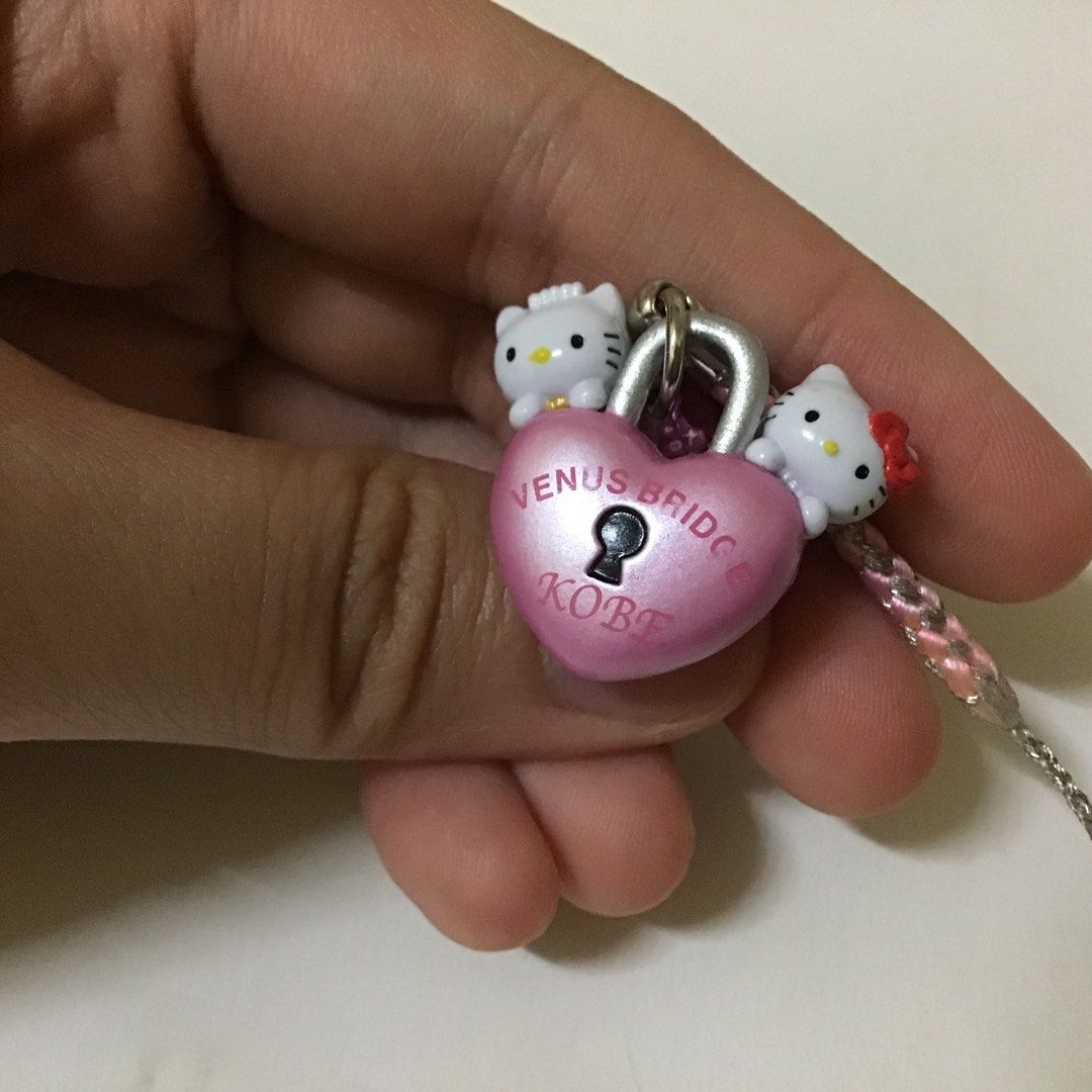 Hello Kitty Dear Daniel Venus Bridge Kobe Gotochi Heart Lock Charm ...