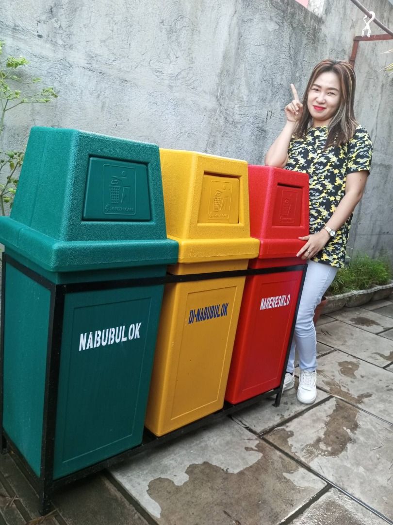 HOODED TRASH BIN SET, Furniture & Home Living, Cleaning & Homecare ...