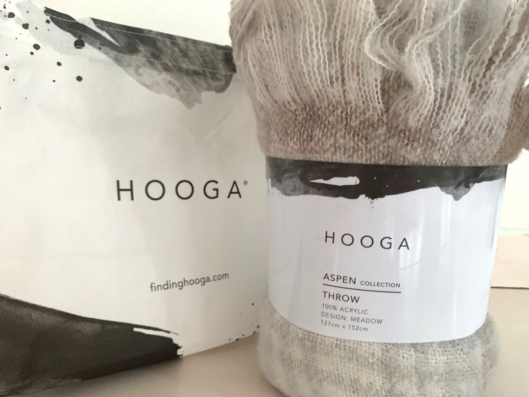 Hooga Aspen Throw, Furniture & Home Living, Bedding & Towels on Carousell