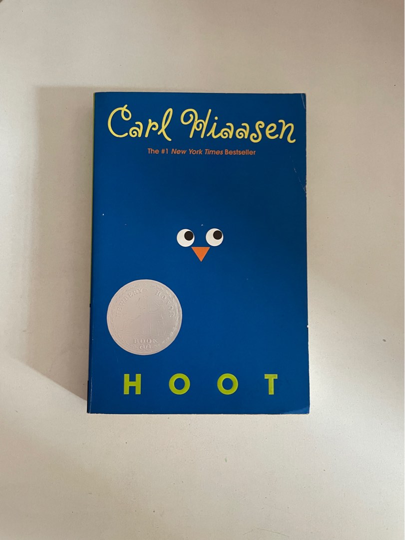 Hoot by Carl Hiaasen, Hobbies & Toys, Books & Magazines, Fiction & Non ...