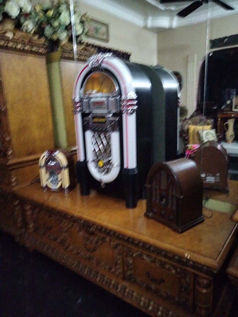 Jual beli sewa barang antik, Furniture & Home Living, Home Decor, Vases ...
