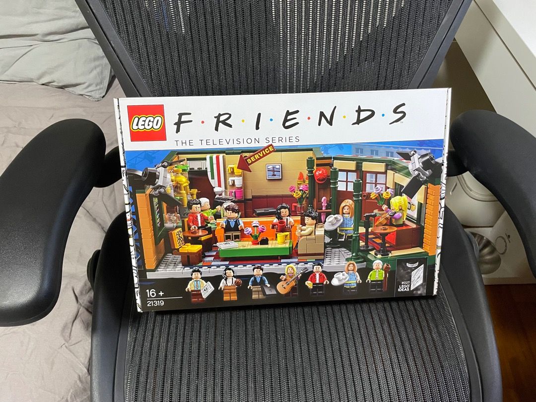 LEGO Central Perk friends cafe 21319, Hobbies & Toys, Toys & Games on Carousell