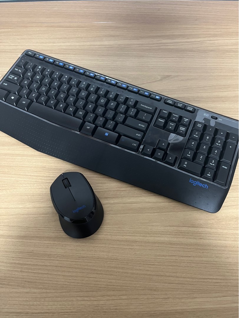 Logitech MK345 Wireless Combo - Full Sized Keyboard and Contoured Right ...