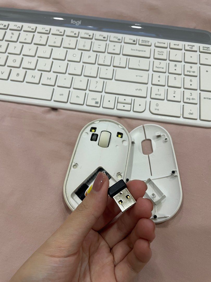 Logitech Wireless Keyboard K470 And Pebble Mouse M340 Computers And Tech Parts And Accessories