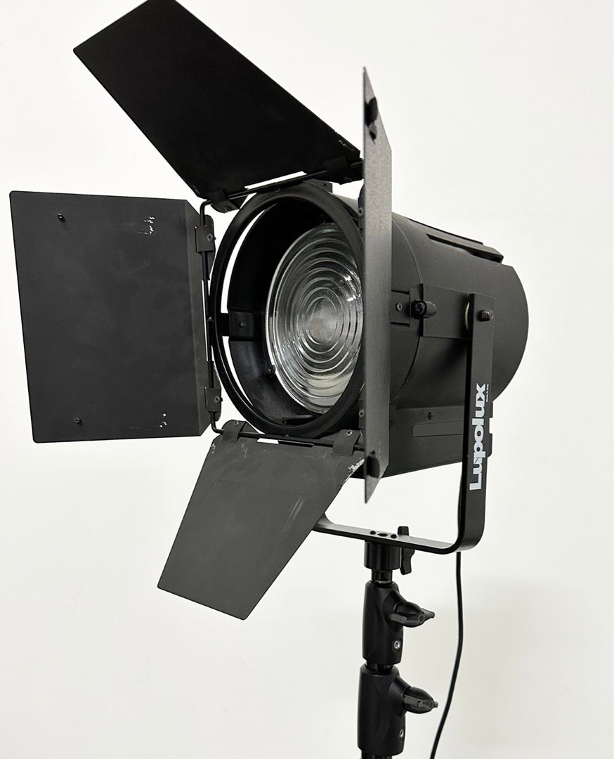 Lupolux 800Watts daylight HMI light, Photography, Photography ...