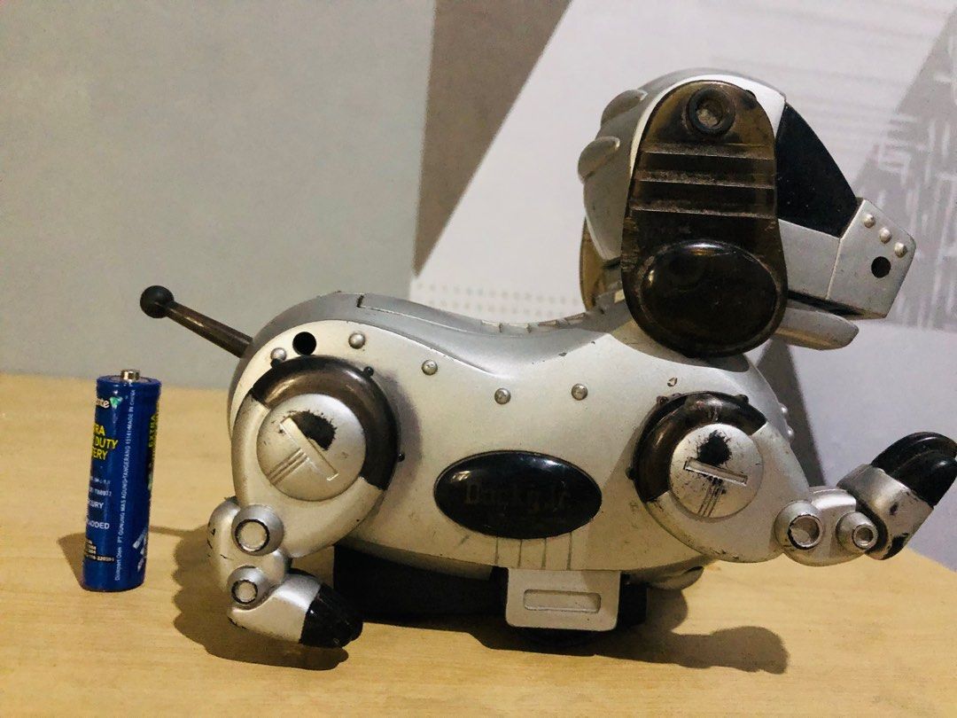 Mainan robot dog jadul tommy thn 2000, Toys & Collectibles, Mainan di ...