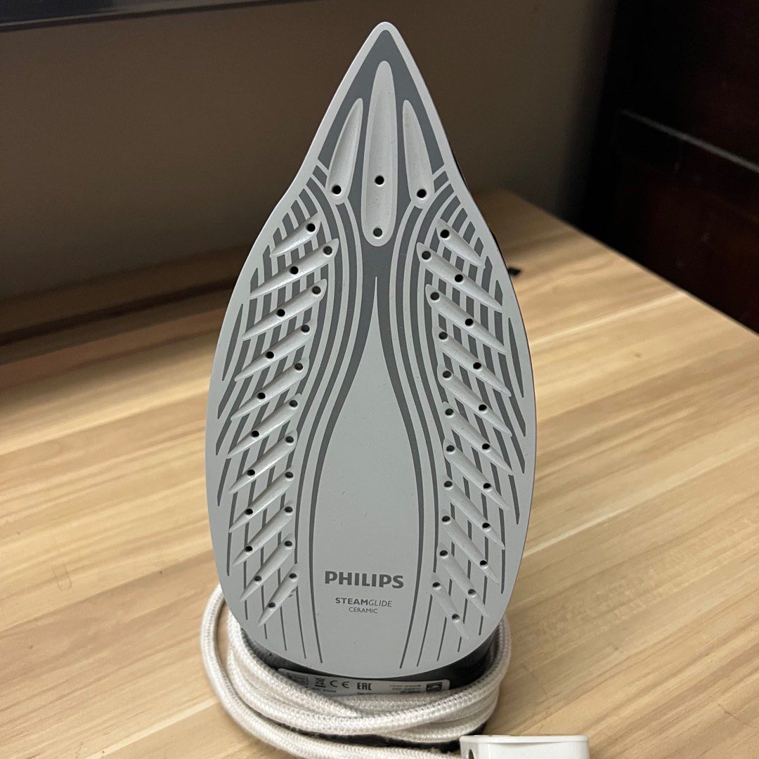 (MINT CONDITION) Philips Premium Easy Speed Plus Steam Iron GC2048/80 ...