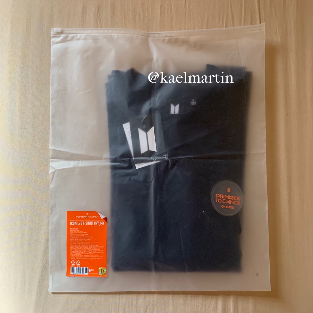 OFFICIAL BTS PTD ICON L/S NAVY, Hobbies & Toys, Memorabilia ...