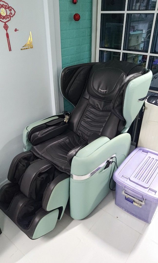Osim uDivine V Massage Chair, Health & Nutrition, Massage Devices on ...