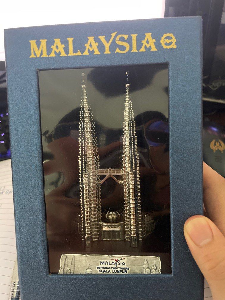 PETRONAS TWIN TOWER SOUVENIR, Hobbies & Toys, Memorabilia & Collectibles, Vintage Collectibles ...