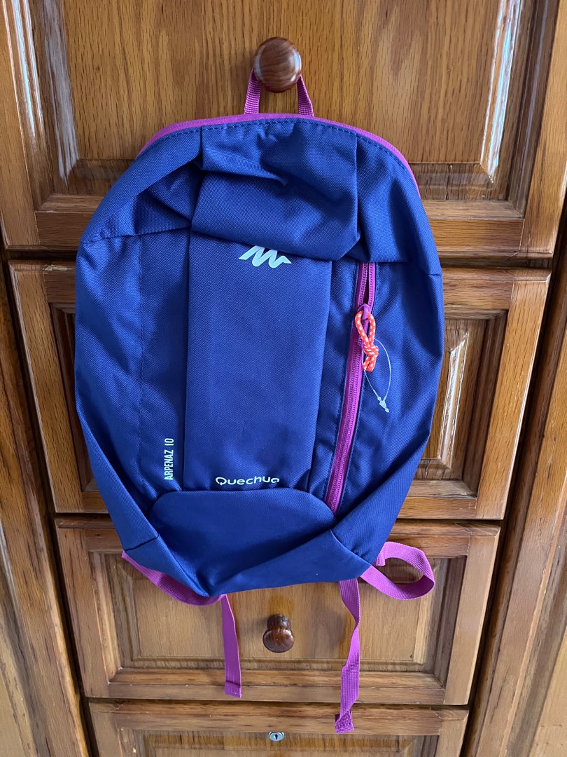 Quechua Small Backpack 10L, 女裝, 手袋及銀包, 背囊 - Carousell