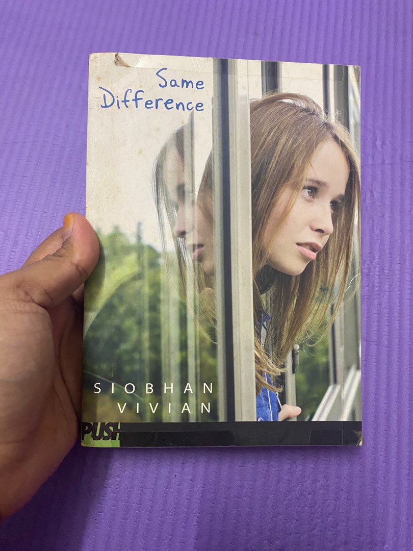 Same Difference by Siobhan Vivian, Hobbies & Toys, Books & Magazines, Storybooks on Carousell
