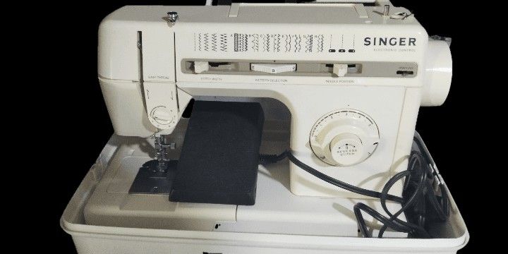 SINGER PORTABLE SEWING MACHINE, TV & Home Appliances, Other Home ...