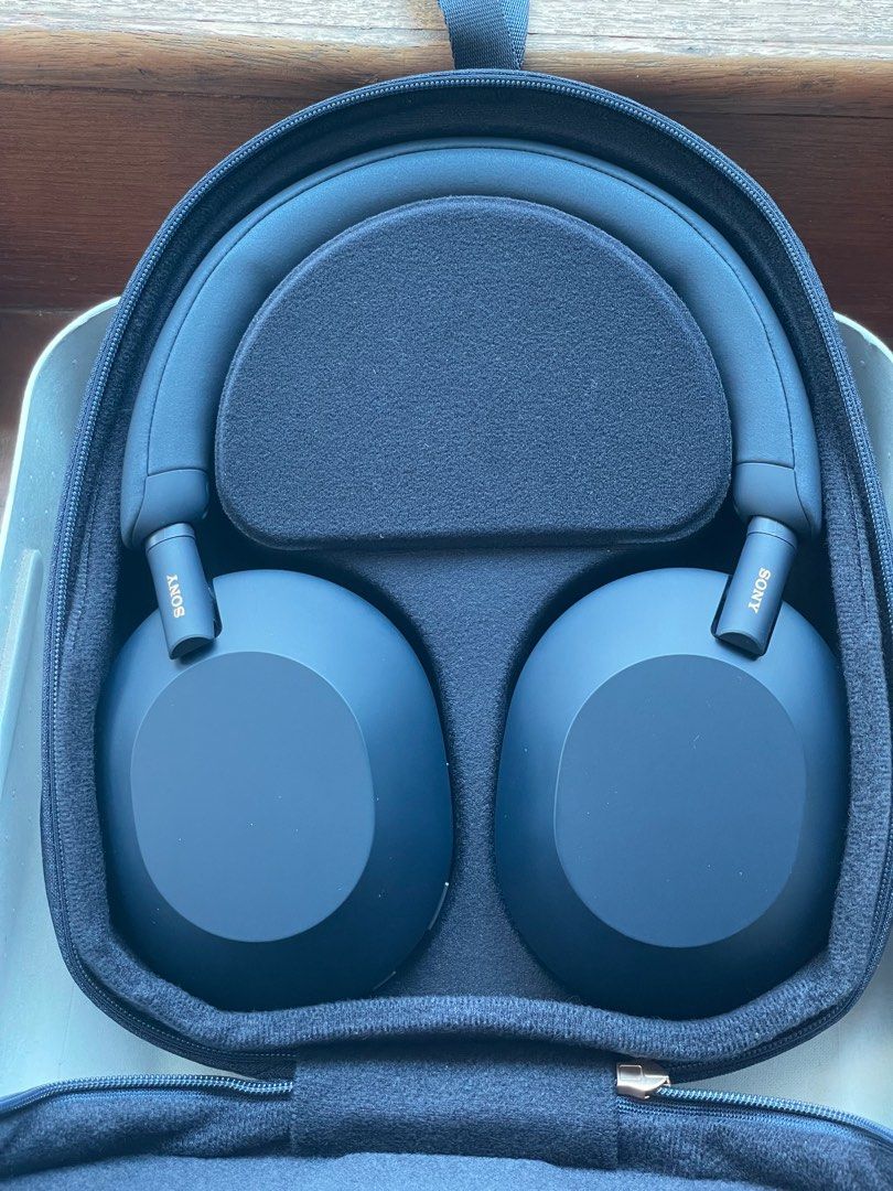 Sony WH-1000XM5 midnight Blue, Audio, Headphones & Headsets on Carousell