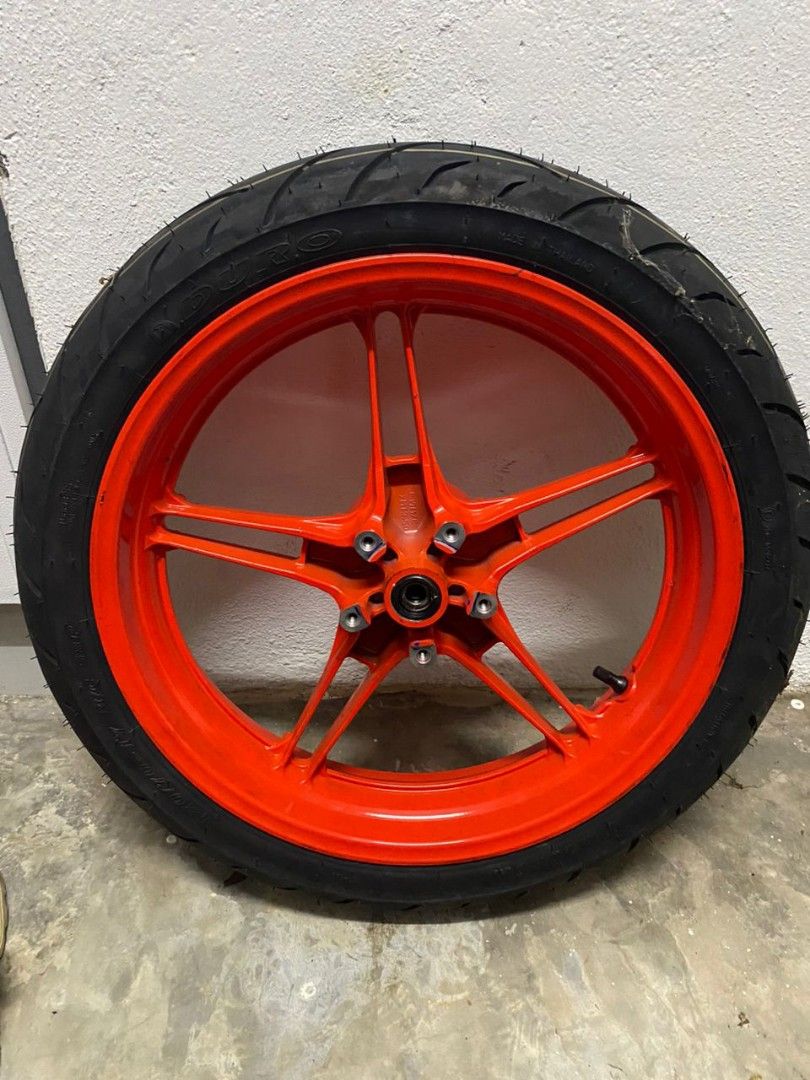 Sport rim original y16 atau y15, Motorbikes on Carousell