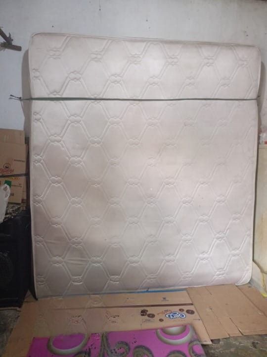 Spring bed no.1 super besar, Perabotan Rumah di Carousell