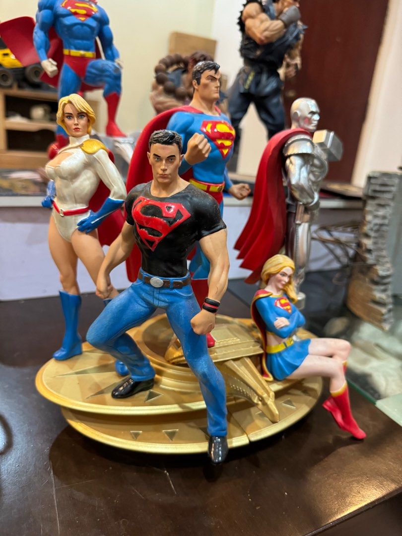 Superman Family Multi Part Statue 1 & 2 Super boy , superman , power ...
