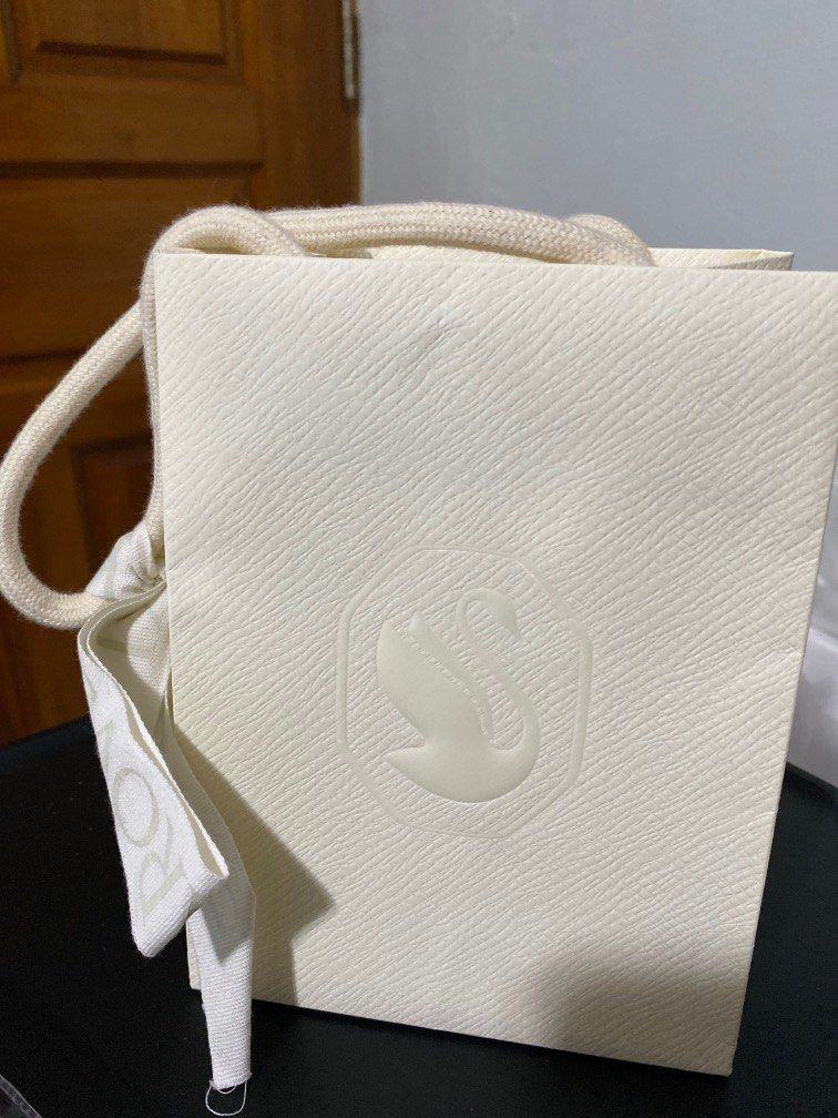 Swarovski St Regis Apple Paper Bag, Women's Fashion, Bags & Wallets ...