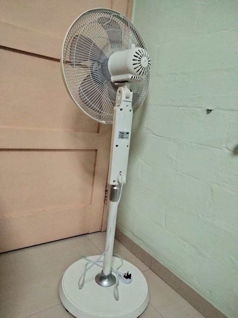 Toyomi Standing fan 16 inch, Furniture & Home Living, Lighting & Fans ...