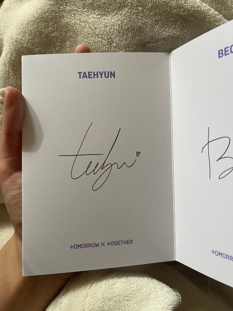 txt tomorrow x together photocard signature, Hobbies & Toys ...
