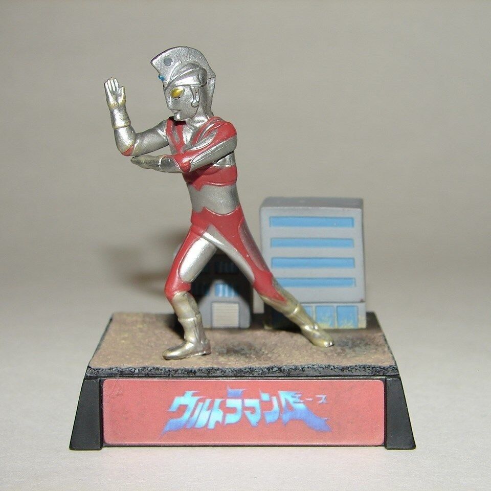 Ultraman Taro / Ace / Father Ken Diorama Small Figure, Hobbies & Toys ...