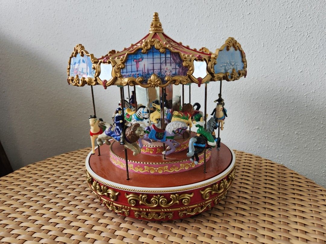 Vintage inspired Carousel display, Hobbies & Toys, Memorabilia ...