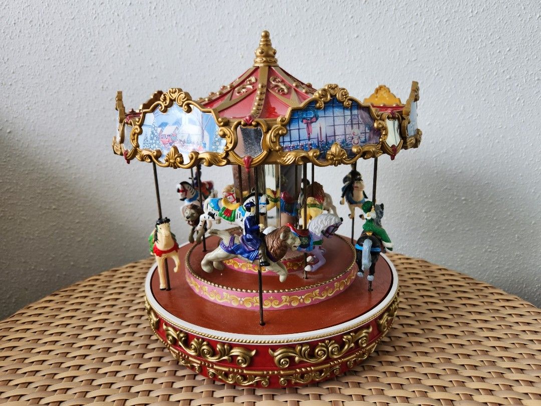 Vintage inspired Carousel display, Hobbies & Toys, Memorabilia ...