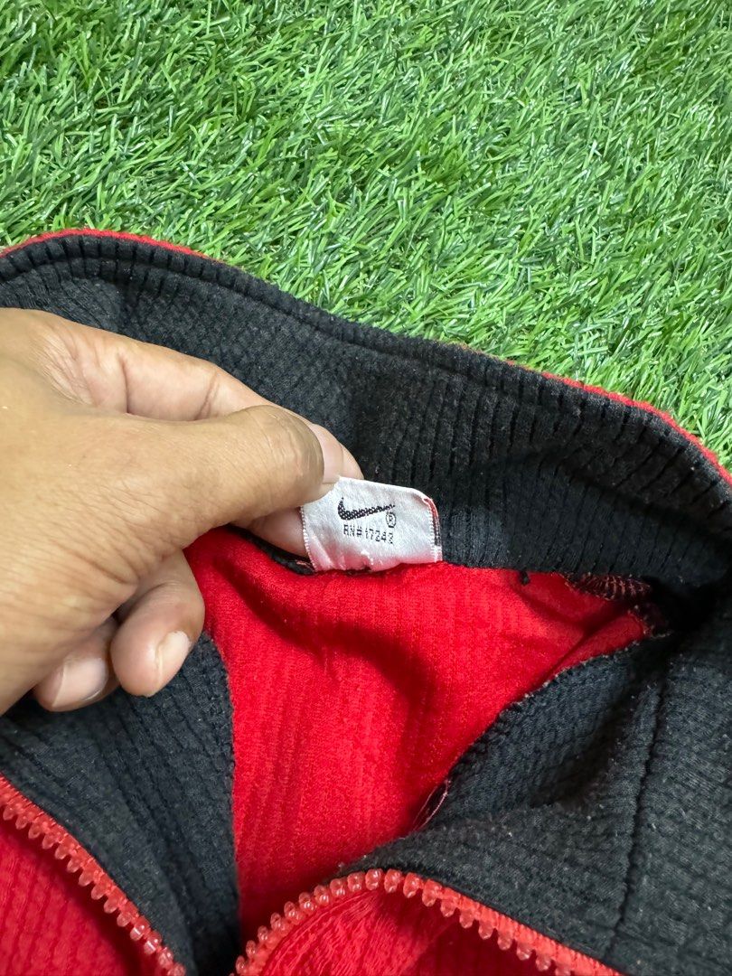 VINTAGE NIKE SPORTWEAR LOGO SWEATER, Hobbies & Toys, Collectibles ...