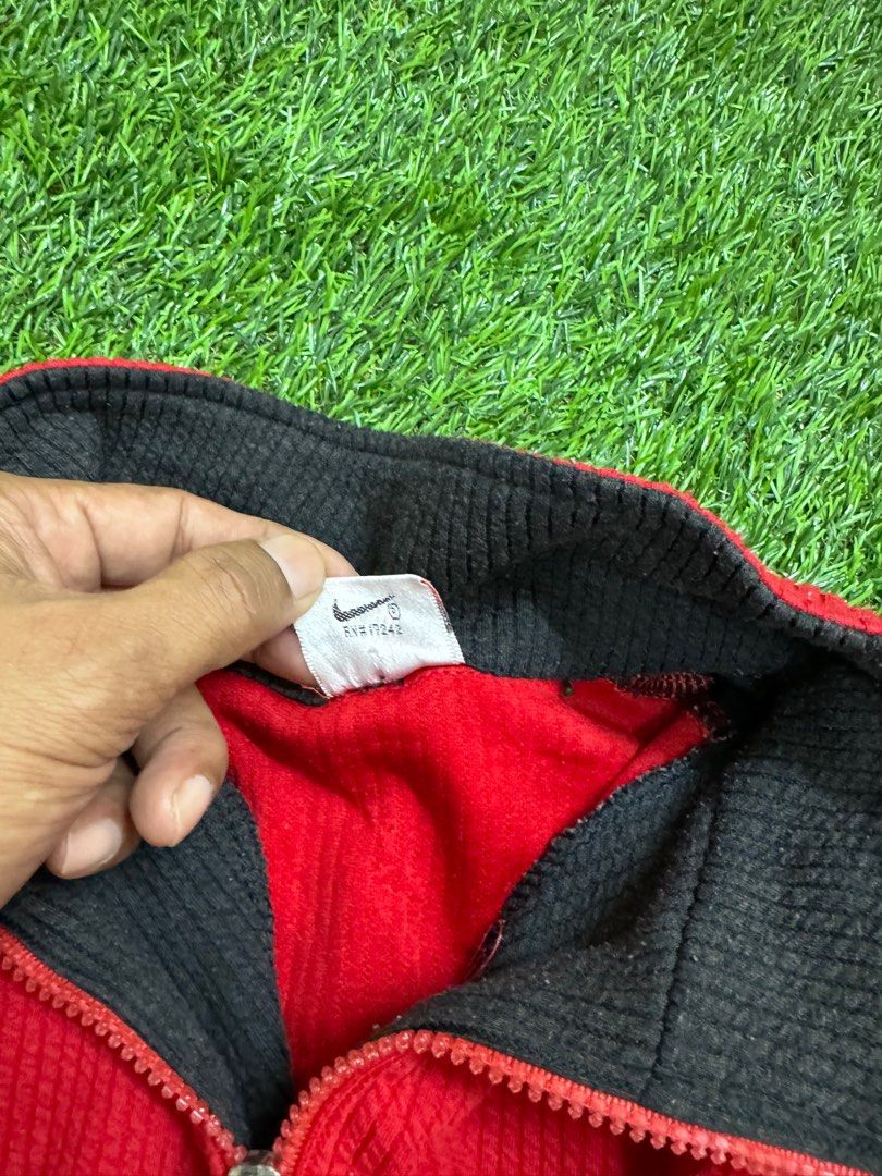 VINTAGE NIKE SPORTWEAR LOGO SWEATER, Hobbies & Toys, Collectibles ...