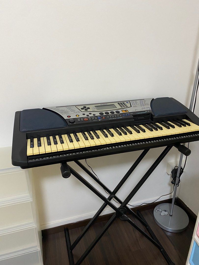 Yamaha key board with stand, Hobbies & Toys, Music & Media, Musical ...