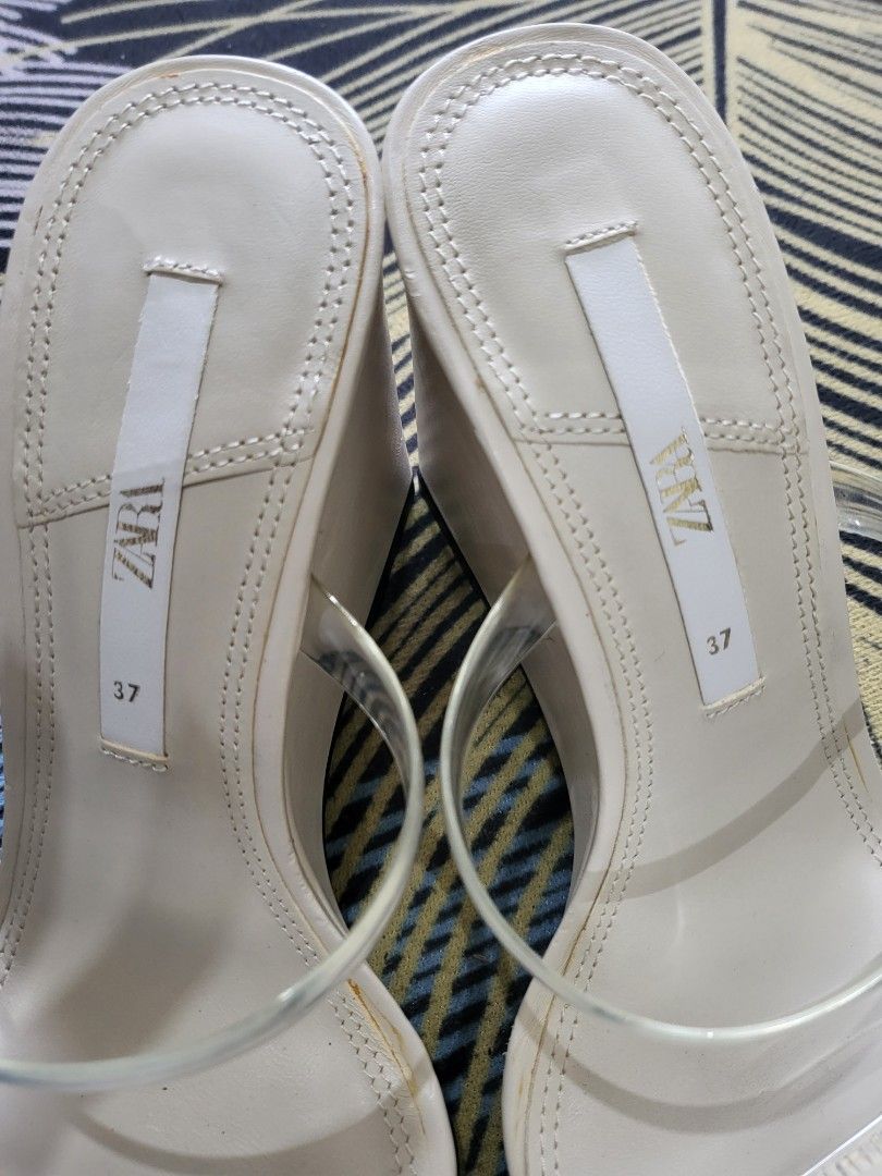 Zara Vinyl Wedge Sandals, Women's Fashion, Footwear, Wedges on Carousell