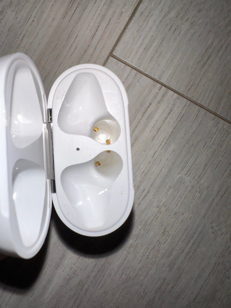 Apple AirPods 1st Gen, Audio, Earphones on Carousell