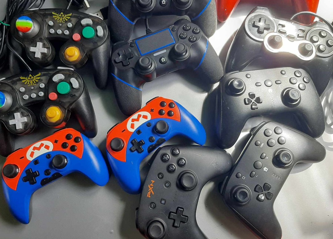 Assorted Nintendo switch/ps4/ps3/pc Bundle controllers, Video Gaming ...
