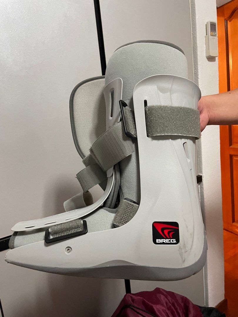 BREG aircast walker boot, Health & Nutrition, Braces, Support ...