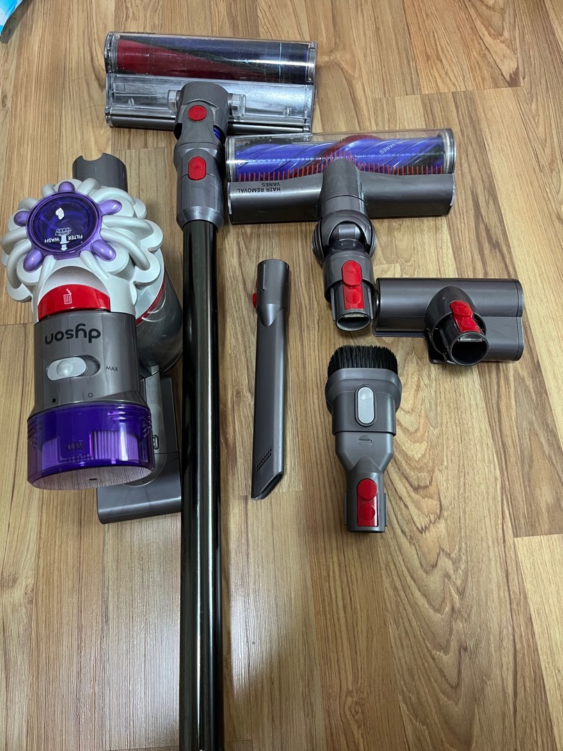 Dyson V8, Furniture & Home Living, Cleaning & Homecare Supplies ...