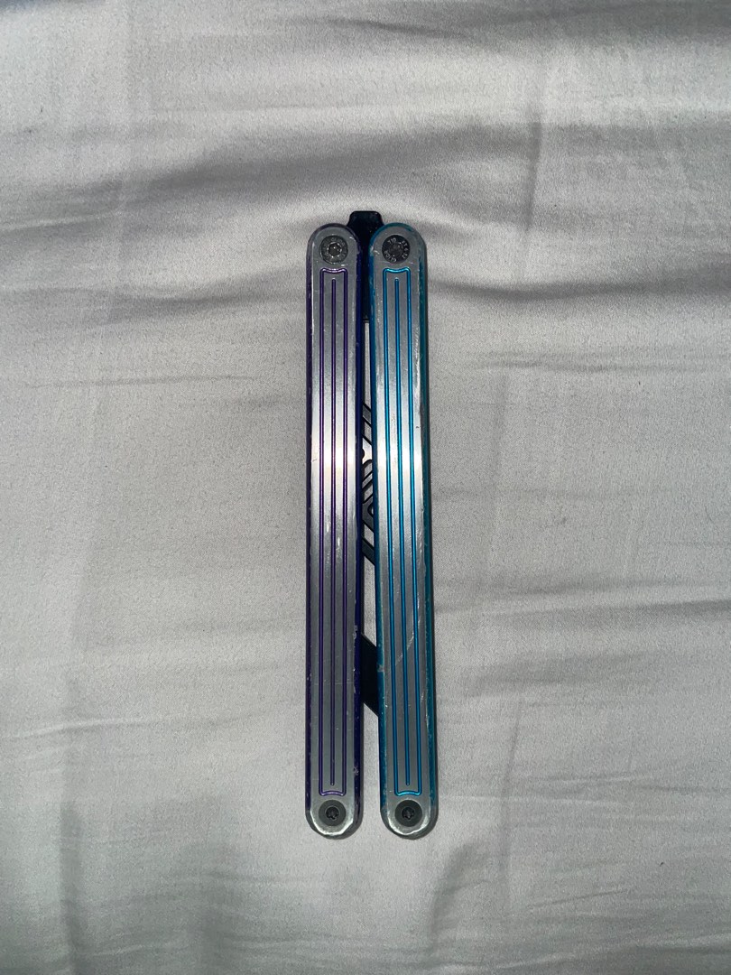 Glidr arctic balisong butterfly knife trainer NOT SHARP, Hobbies & Toys ...
