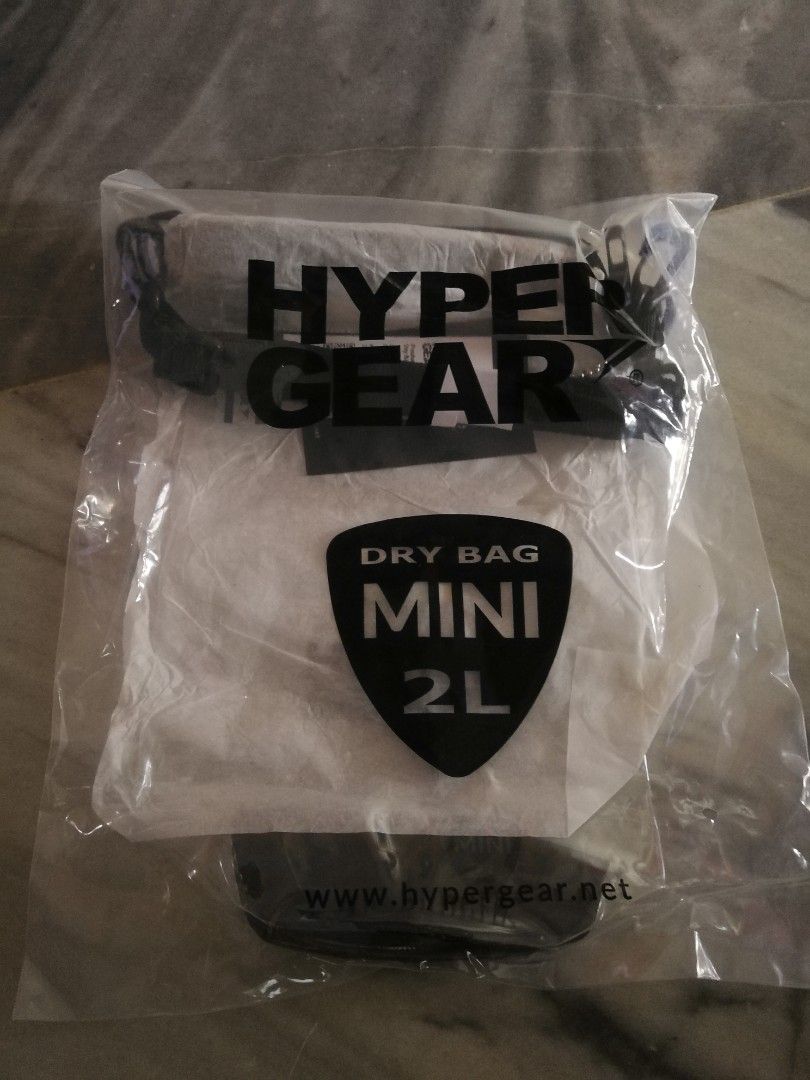 Hyper Gear Dry Bag Mini 2L, Men's Fashion, Bags, Belt bags, Clutches ...
