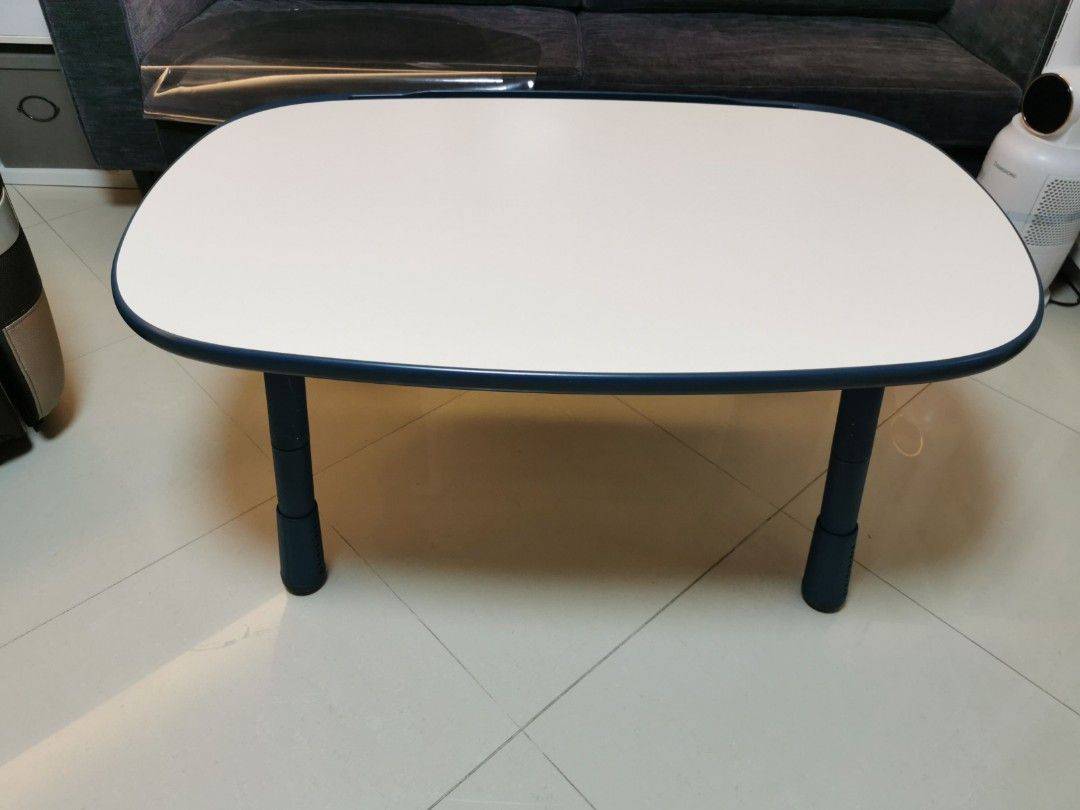 iloom study table desk adjustable 可調節花生桌 學習桌, 兒童＆孕婦用品, 兒童傢具, 兒童傢具 - 桌子及 ...