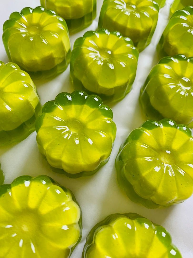 Box of 24 Jelly flan - creamy flan in pandan jelly, Food & Drinks ...