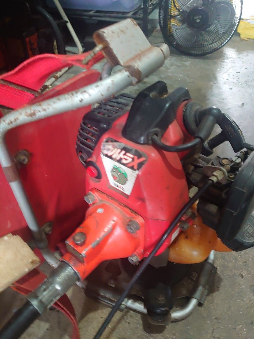 Kaaz made in Japan 2 stroke engine grass cutter, Furniture & Home ...