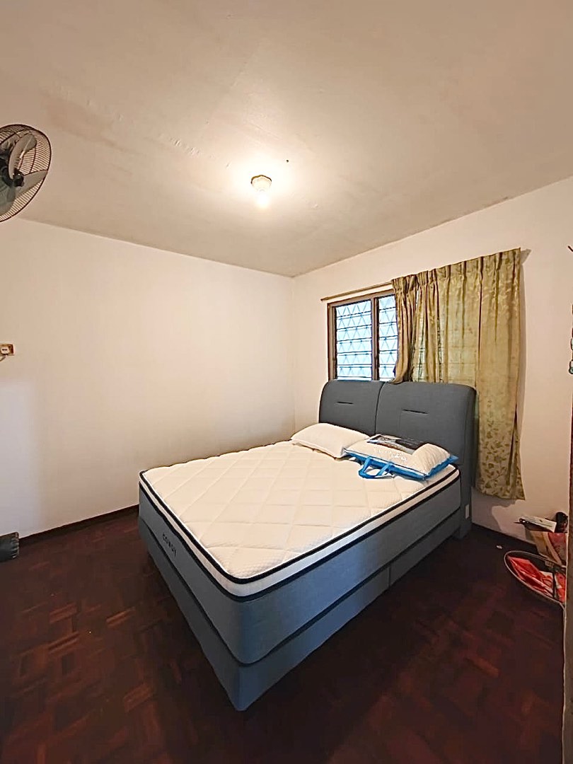 Katil tilam bedframe Coway, Furniture & Home Living, Furniture, Bed ...