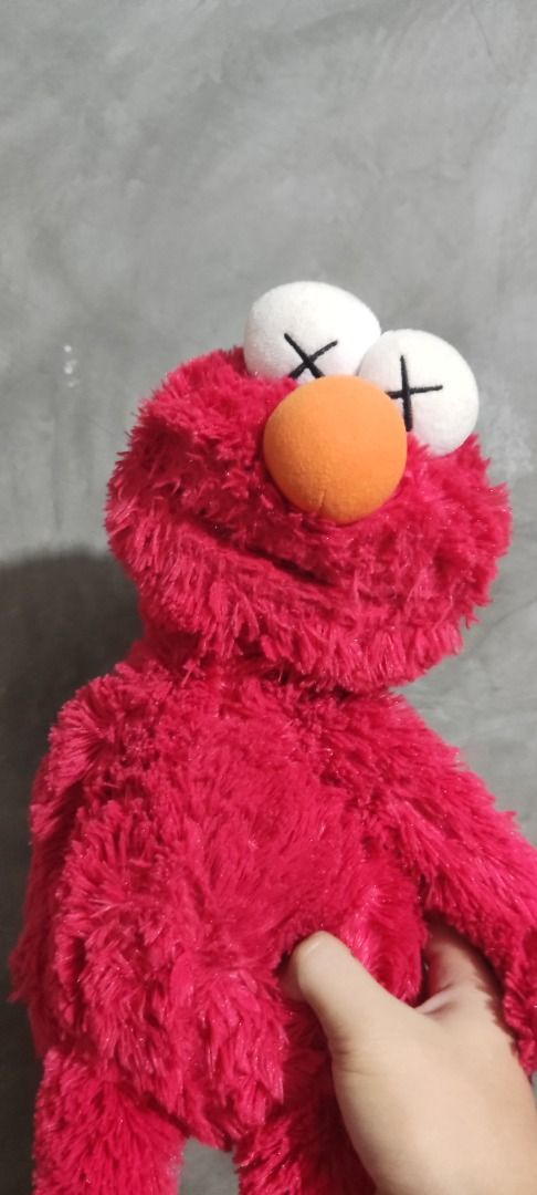 Kaws Uniqlo Sesame Street Elmo Plush toy, Hobbies & Toys, Toys & Games ...