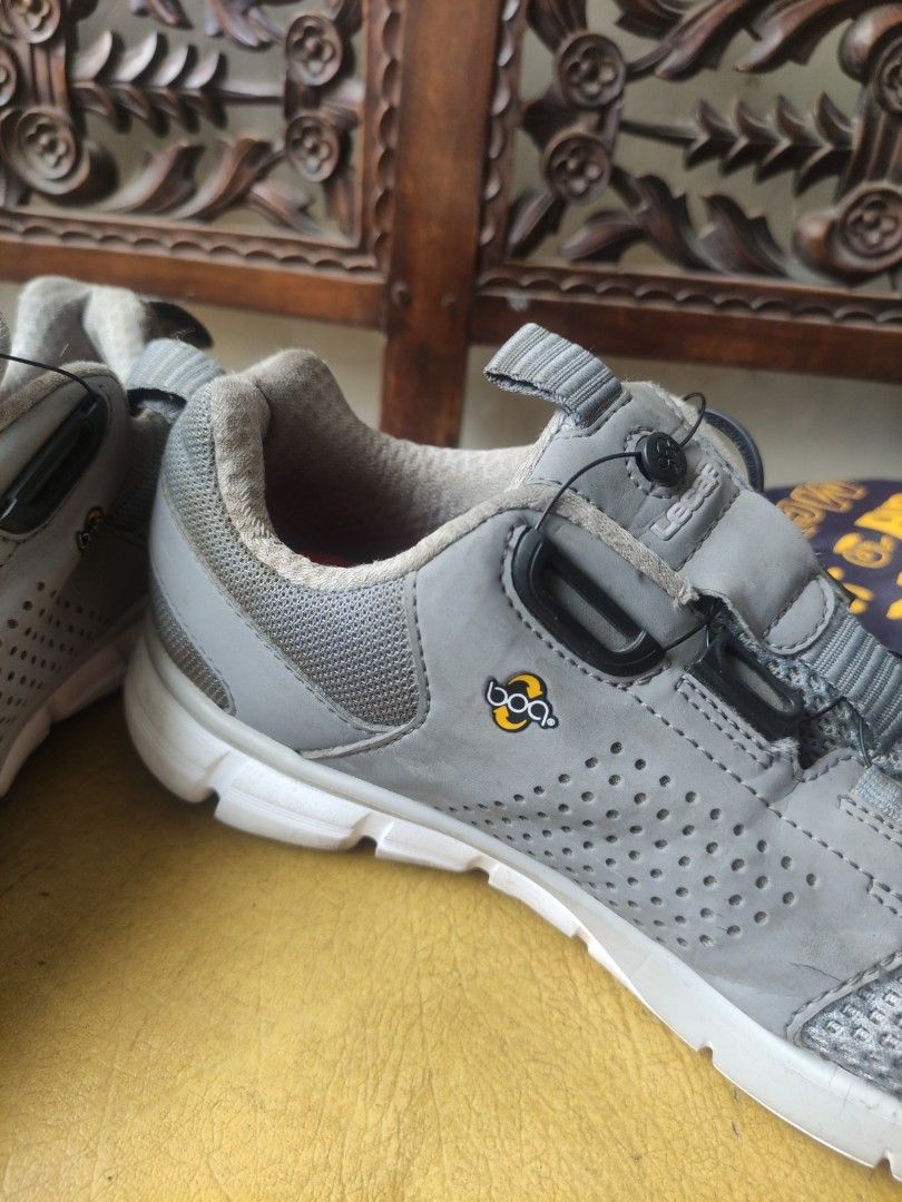 Lecaf boa system, Fesyen Pria, Sepatu , Sneakers di Carousell