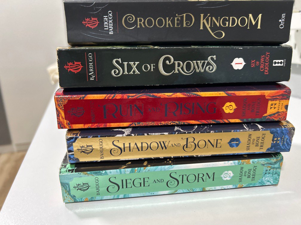 leigh bardugo books ( six of crows, crooked kingdom, shadow ans bone trilogy), Hobbies & Toys ...